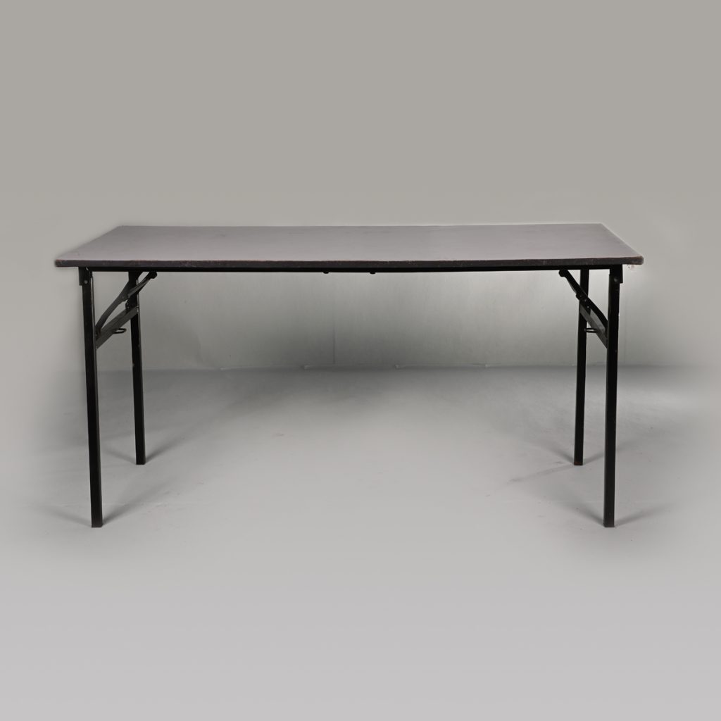 Banquet Table 2.5′ x 5′ – Sun Tent